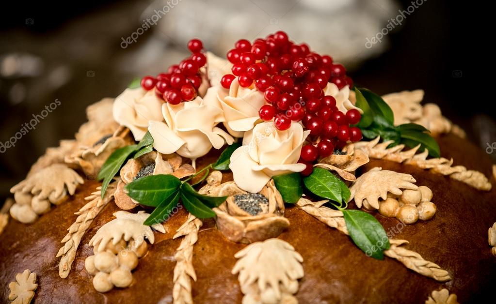Photo of traditional wedding bread decorated with berries — Stock Photo ...