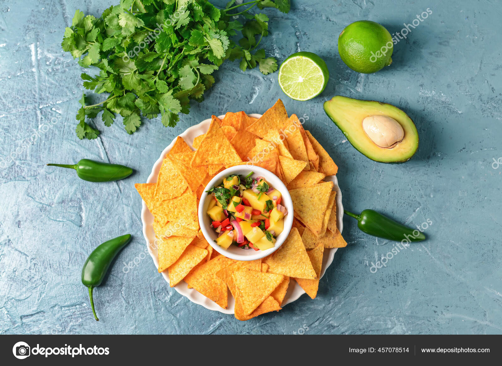 Plate Fresh Mango Salsa Nachos Color Background — Stock Photo ...