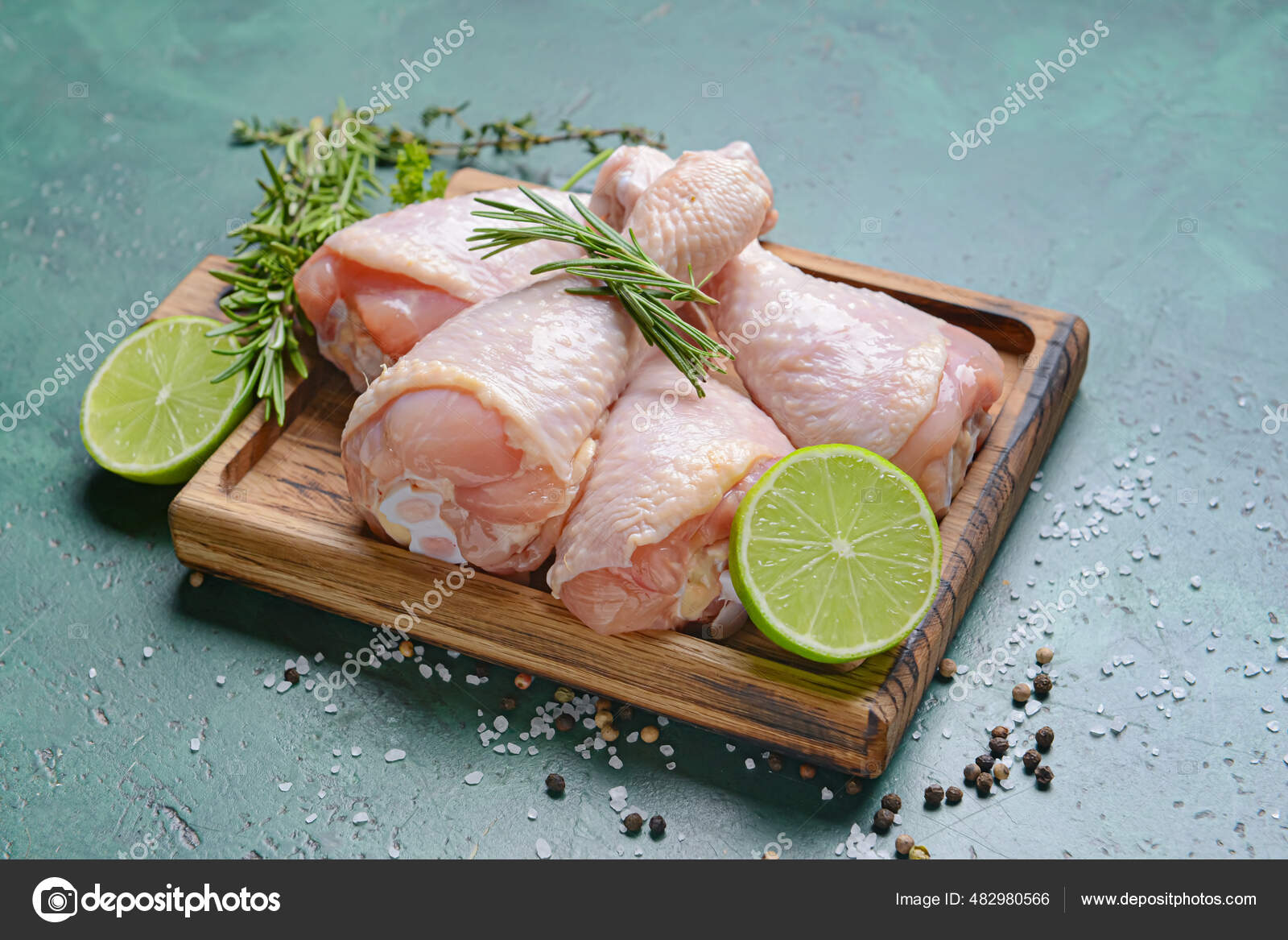 Board Raw Chicken Legs Color Background — Stock Photo © serezniy #482980566