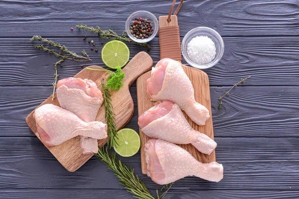 Board Raw Chicken Legs Color Background — Stock Photo © serezniy #482980602