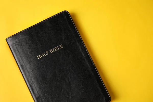 Holy Bible Flowers Color Background — Stock Photo © serezniy #484389152