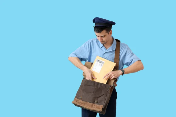 Cartero uniforme Stock Photos, Royalty Free Cartero uniforme Images ...