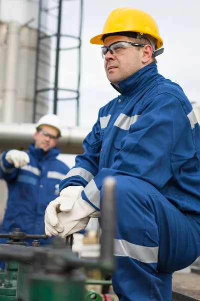 Oil production operator Stock Photos, Royalty Free Oil production ...