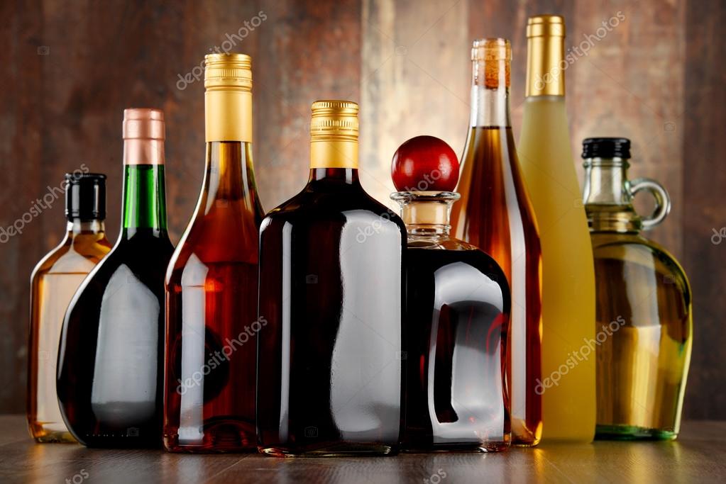 Botellas de bebidas alcohólicas variadas 2022