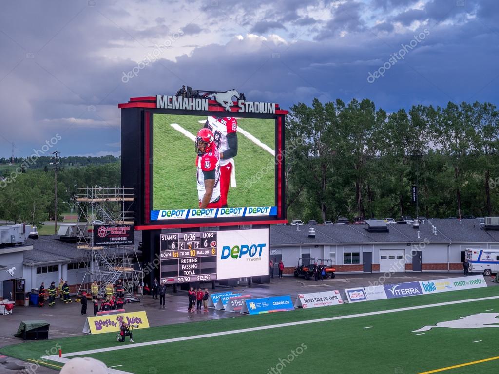 McMahon Stadium in Calgary, AB,Canada – Stock Editorial Photo © jewhyte ...