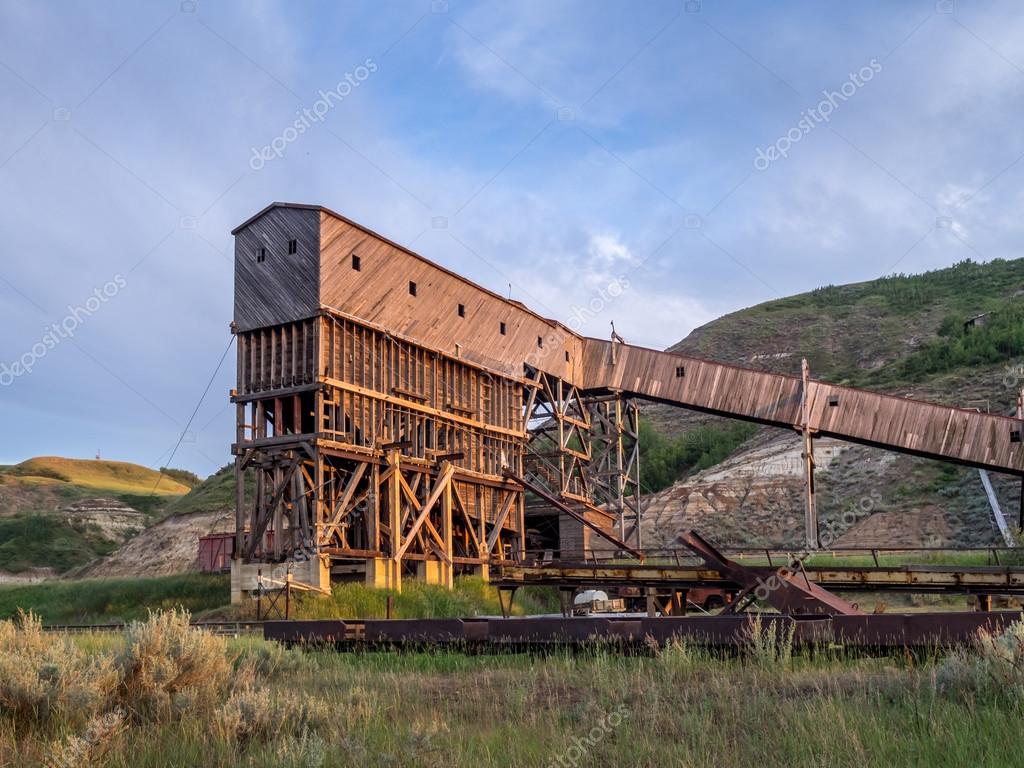 Historic coal mine building Stock Photo by ©jewhyte 77742020