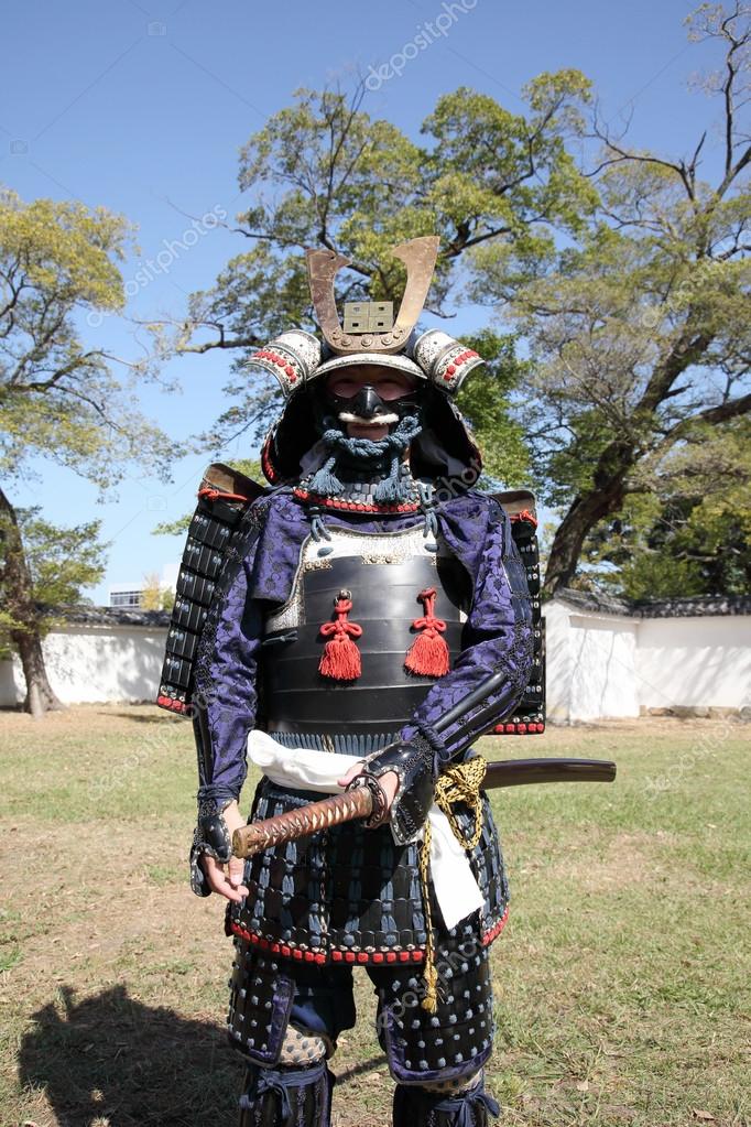 Samurai japanese clothing uniform with katana sword – Redactionele ...