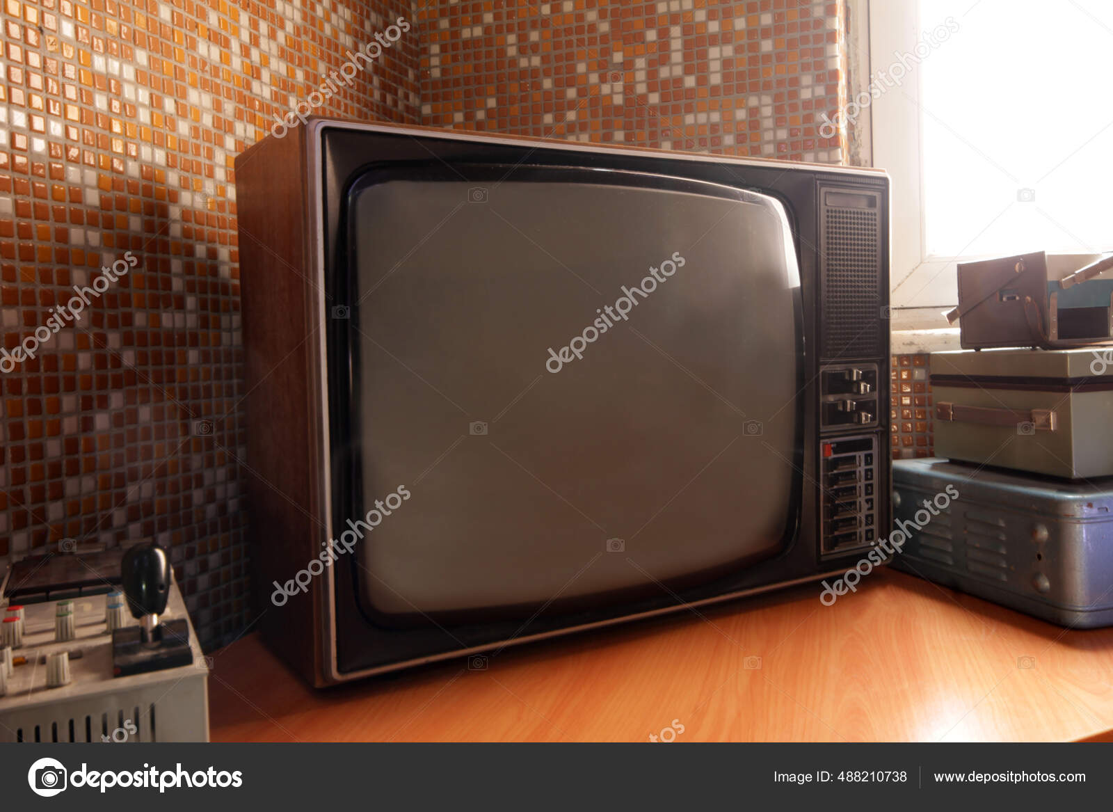 Antique Old Fashioned Television Set — Stock Photo © reflex_safak ...