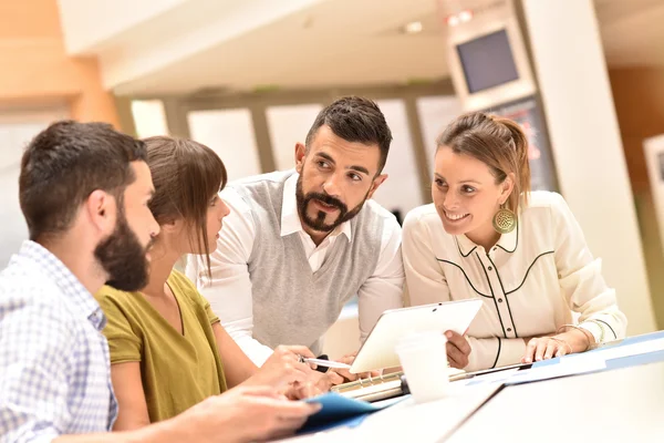 Workteam写真素材、ロイヤリティフリーWorkteam画像|Depositphotos