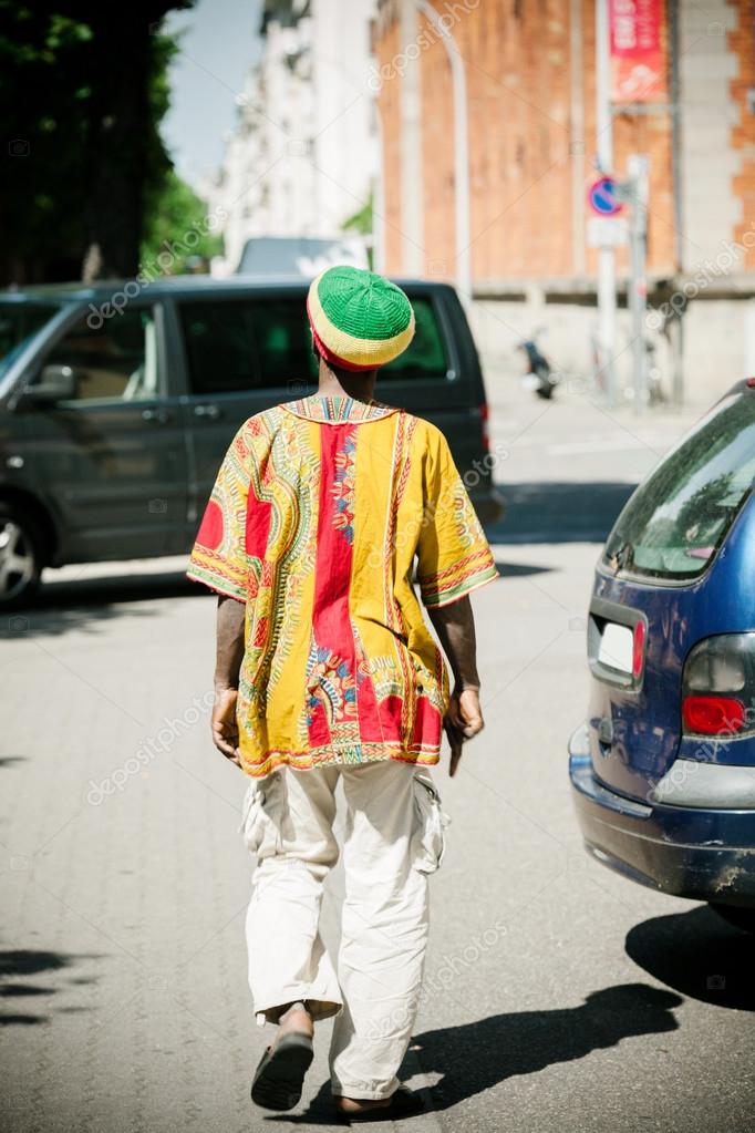 Rastaman wearing tradition al rasta hat, rear view — Stock Photo ...
