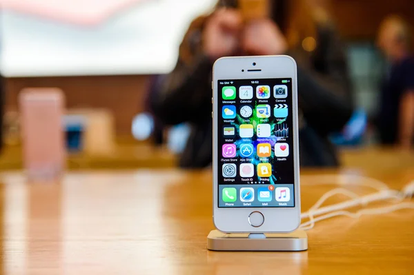 New iphone Stock Photos, Royalty Free New iphone Images | Depositphotos