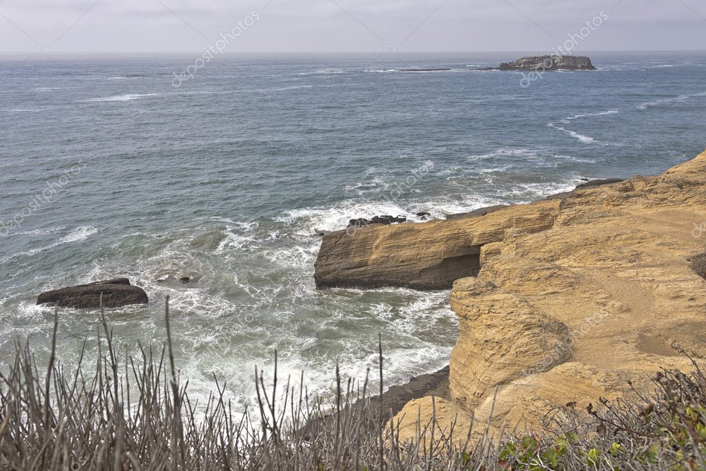 Oregon coast cliffs and the pacific ocean. Stock Photo by ©Rigucci ...