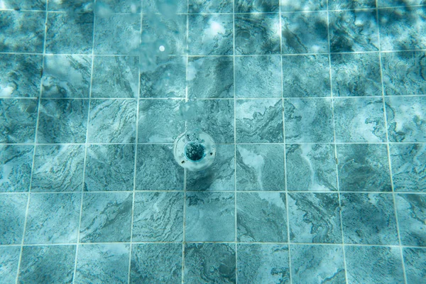 Hombre piscina ducha Stock Photos, Royalty Free Hombre piscina ducha ...