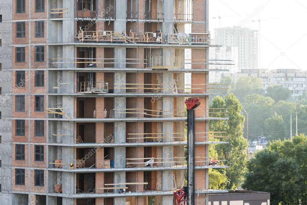 Lugar de construcci n. Andamios. Marco del edificio. Exterior del edificio inacabado. Ingenier a ...