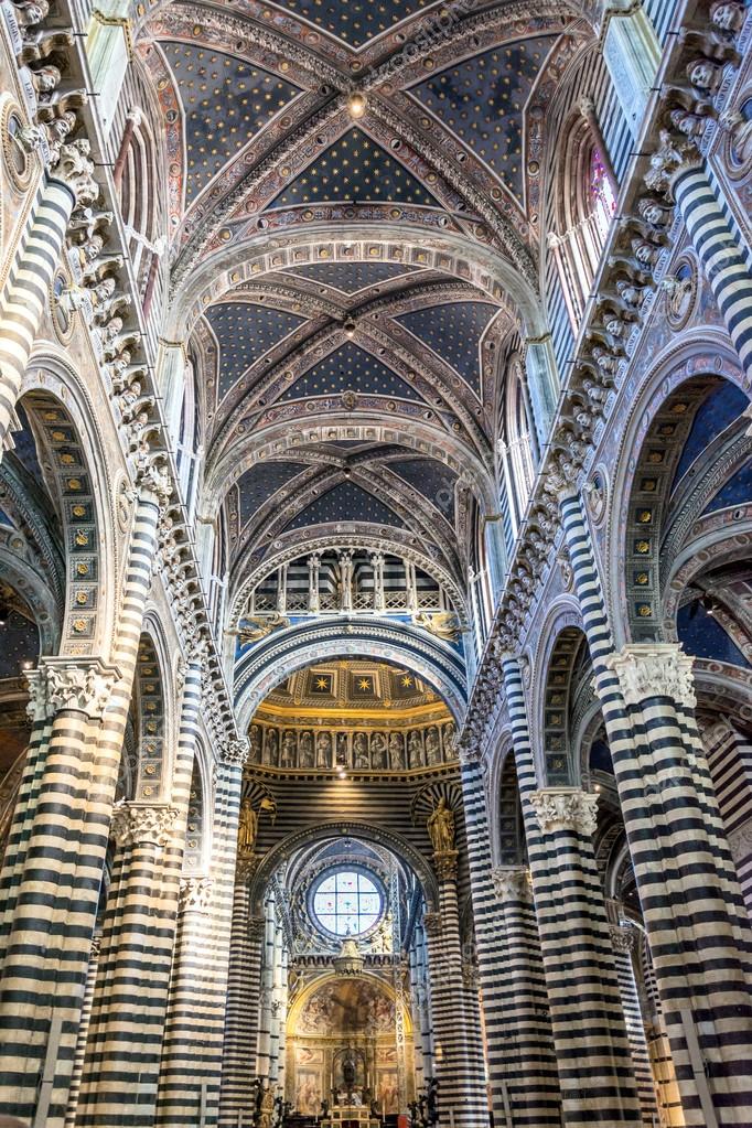 Interiores de la Catedral de Santa Maria Assunta en Siena 2022