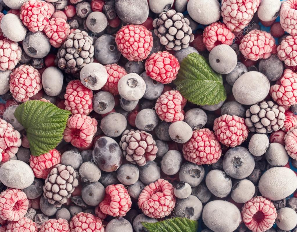 Frozen berries background Stock Photo by ©yingko 82968756
