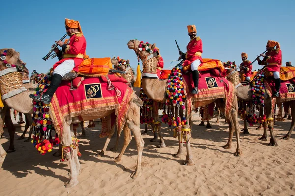 Dubai traditional people Stock Photos, Royalty Free Dubai traditional ...