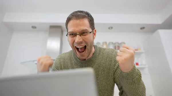 Man angry computer Stock Photos, Royalty Free Man angry computer Images ...