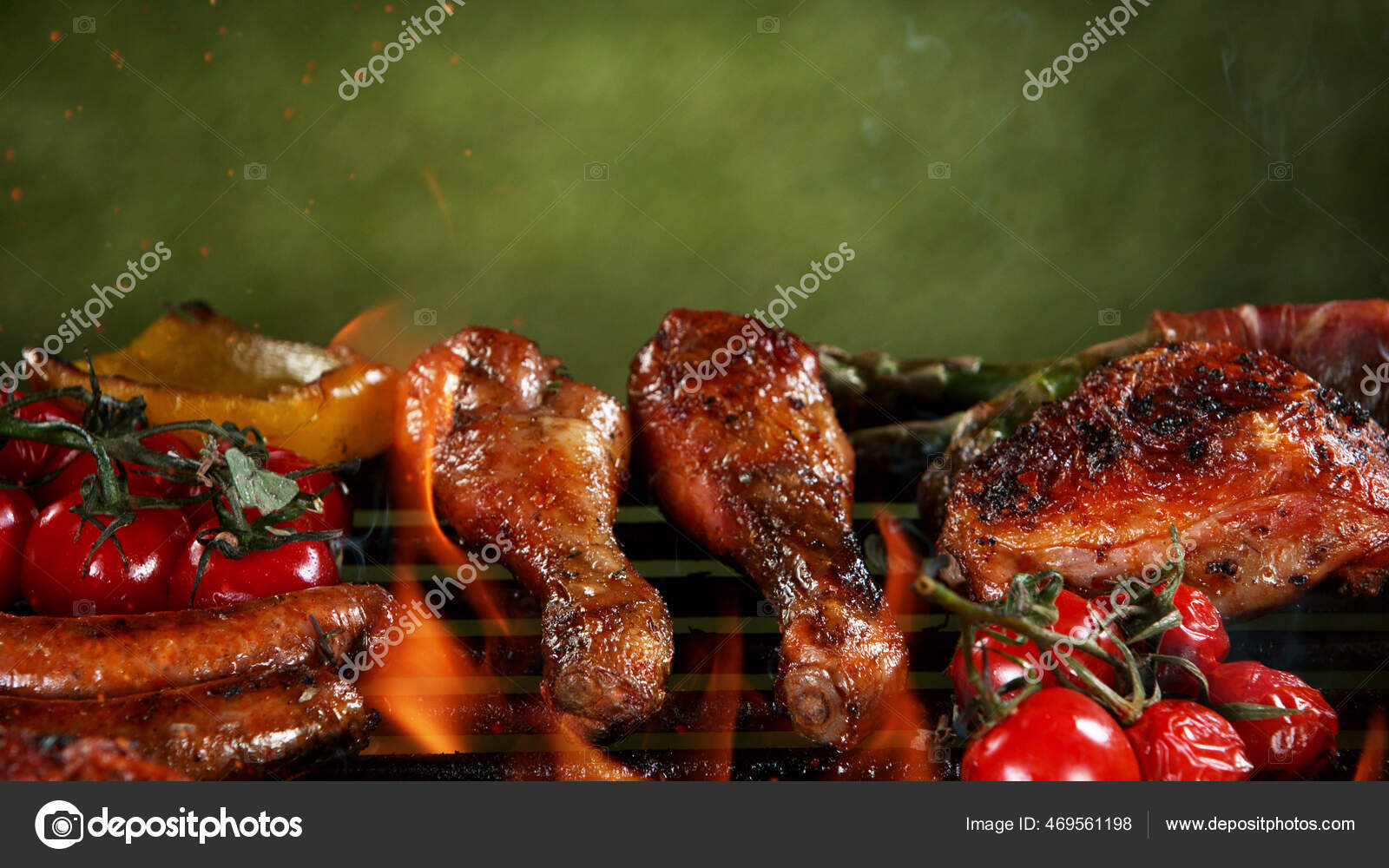 Assorted Delicious Grilled Meat Vegetable Fire Grass Background Free Space — Stock Photo © jag ...