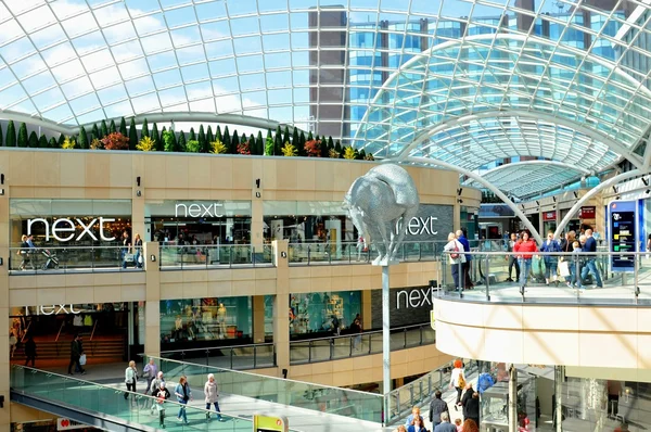 Shopping centre – Stock Editorial Photo © lucianmilasan #72389181