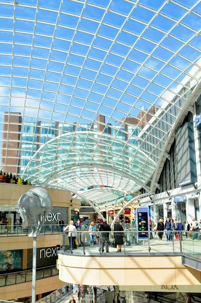 Shopping centre – Stock Editorial Photo © lucianmilasan #72389181