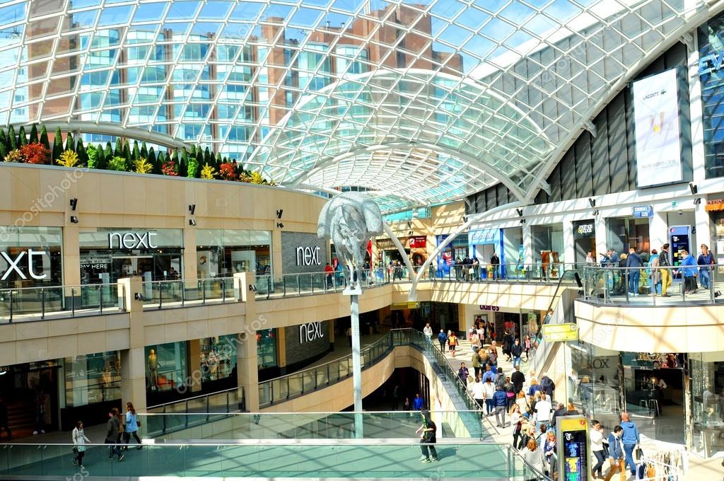 Shopping centre – Stock Editorial Photo © lucianmilasan #72388939