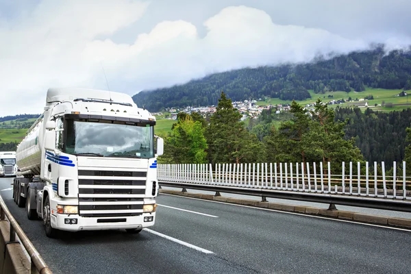 Lorry picture Stock Photos, Royalty Free Lorry picture Images ...