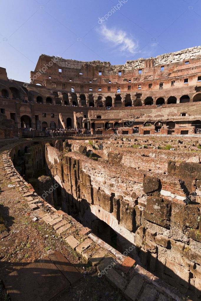 Ancient Roman Coliseum — Stock Editorial Photo © andreiorlov #92547412