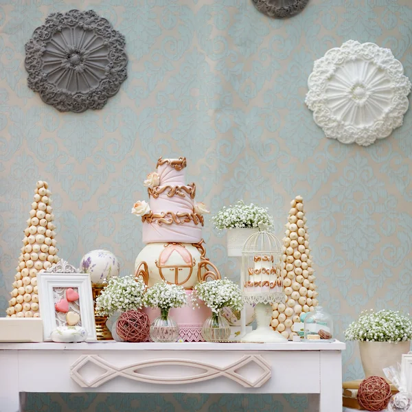 Sweet table Stock Photos, Royalty Free Sweet table Images | Depositphotos