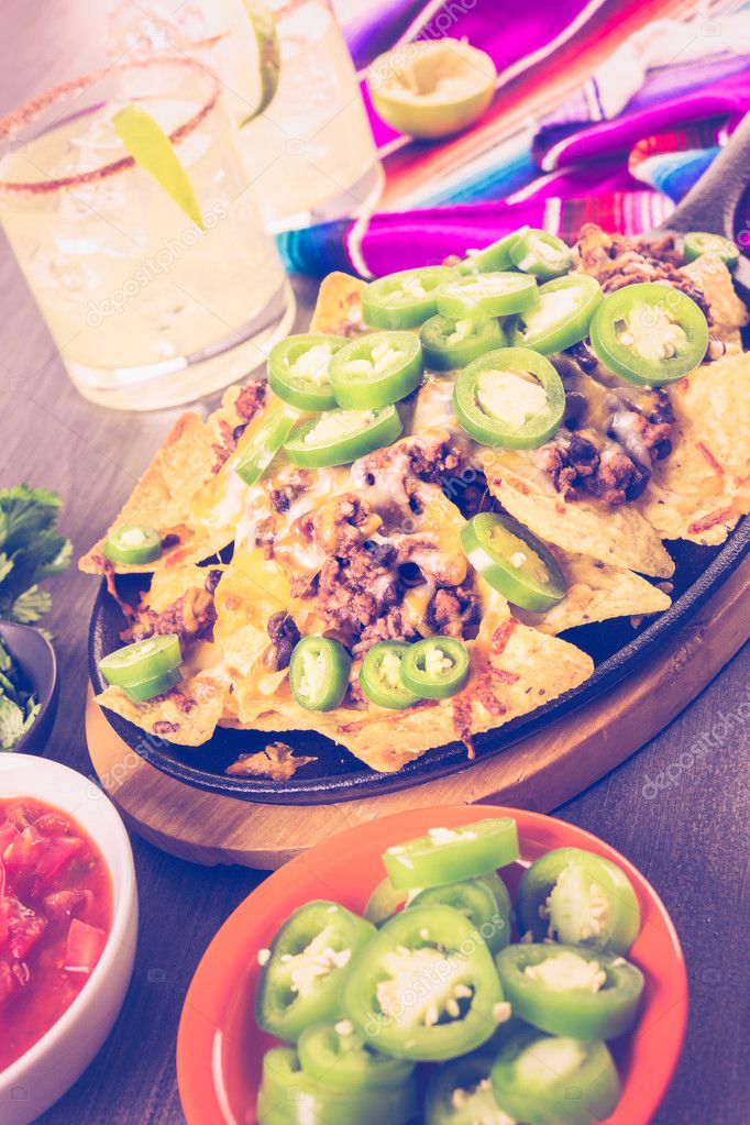 Nachos clásicos con carne molida 2024