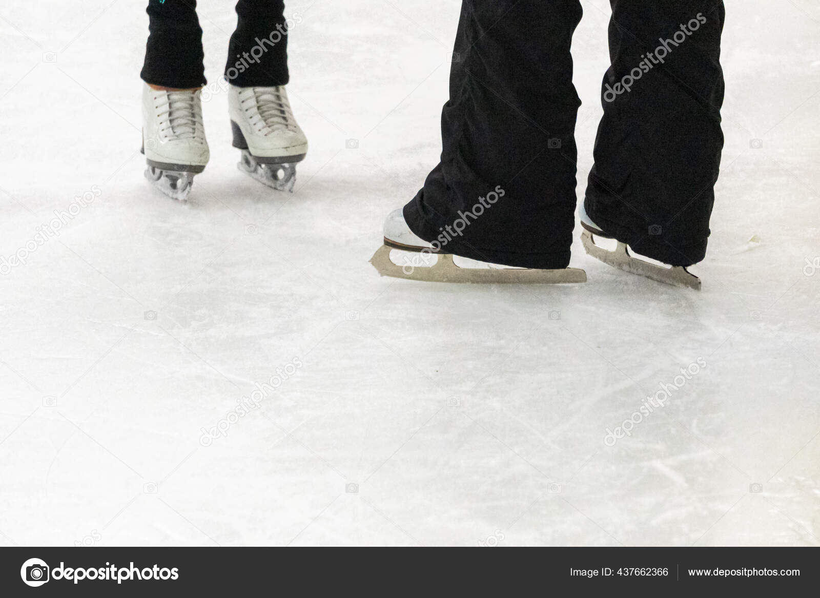 View Figure Skater Her Coach Feet Figure Skating Practice — Stock Photo ...