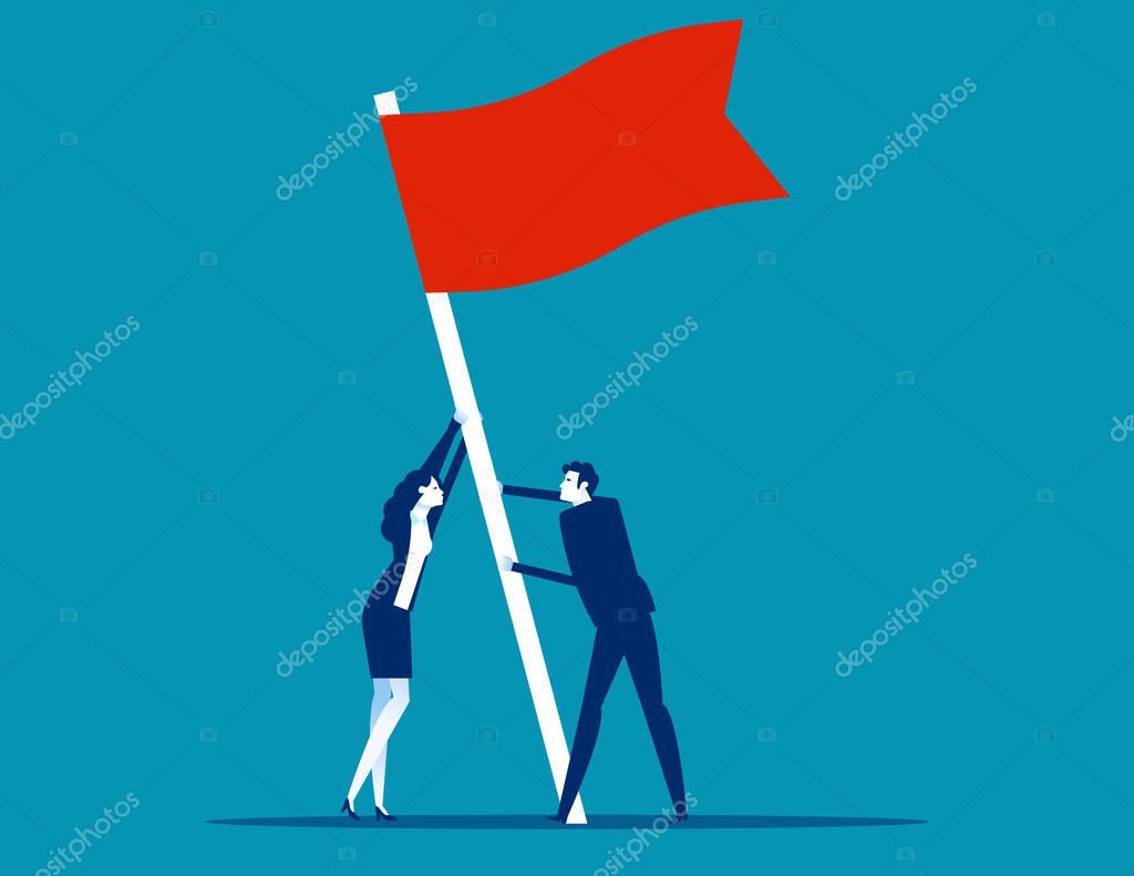 Bandera como símbolo de éxito y alturas. La gente levanta una bandera ...