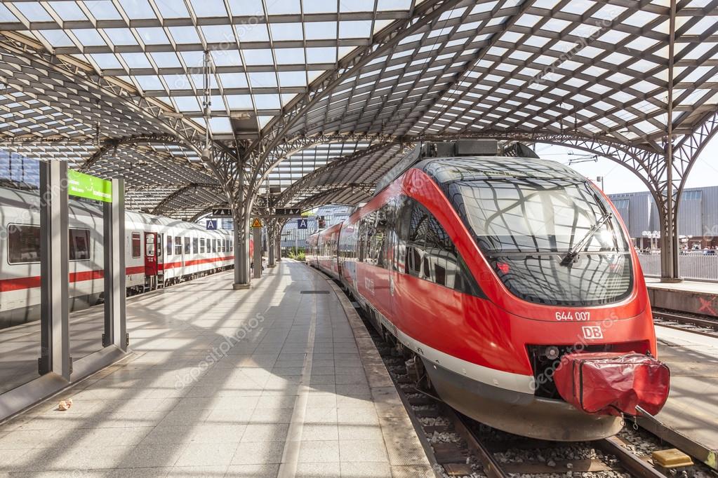 Train at the Central Station in Cologne, Germany – Stock Editorial ...