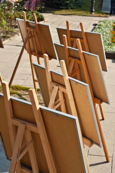 Easels Stock Photos, Royalty Free Easels Images | Depositphotos