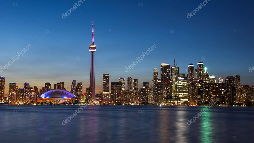 TORONTO, CANADÁ 22 DE JUNIO. 2019: Toronto es la cuarta ciudad más ...