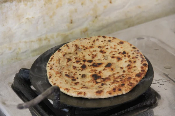 Fotos de Rolling chapati, Imagens de Rolling chapati sem royalties ...