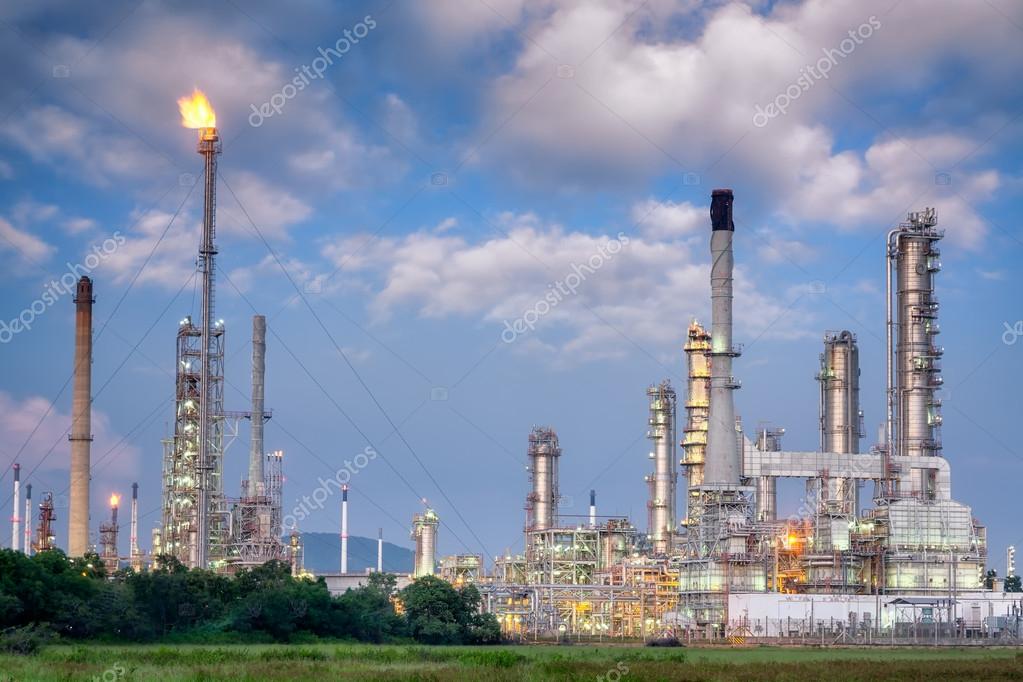 Oil refinery Stock Photo by ©anekoho 58398719