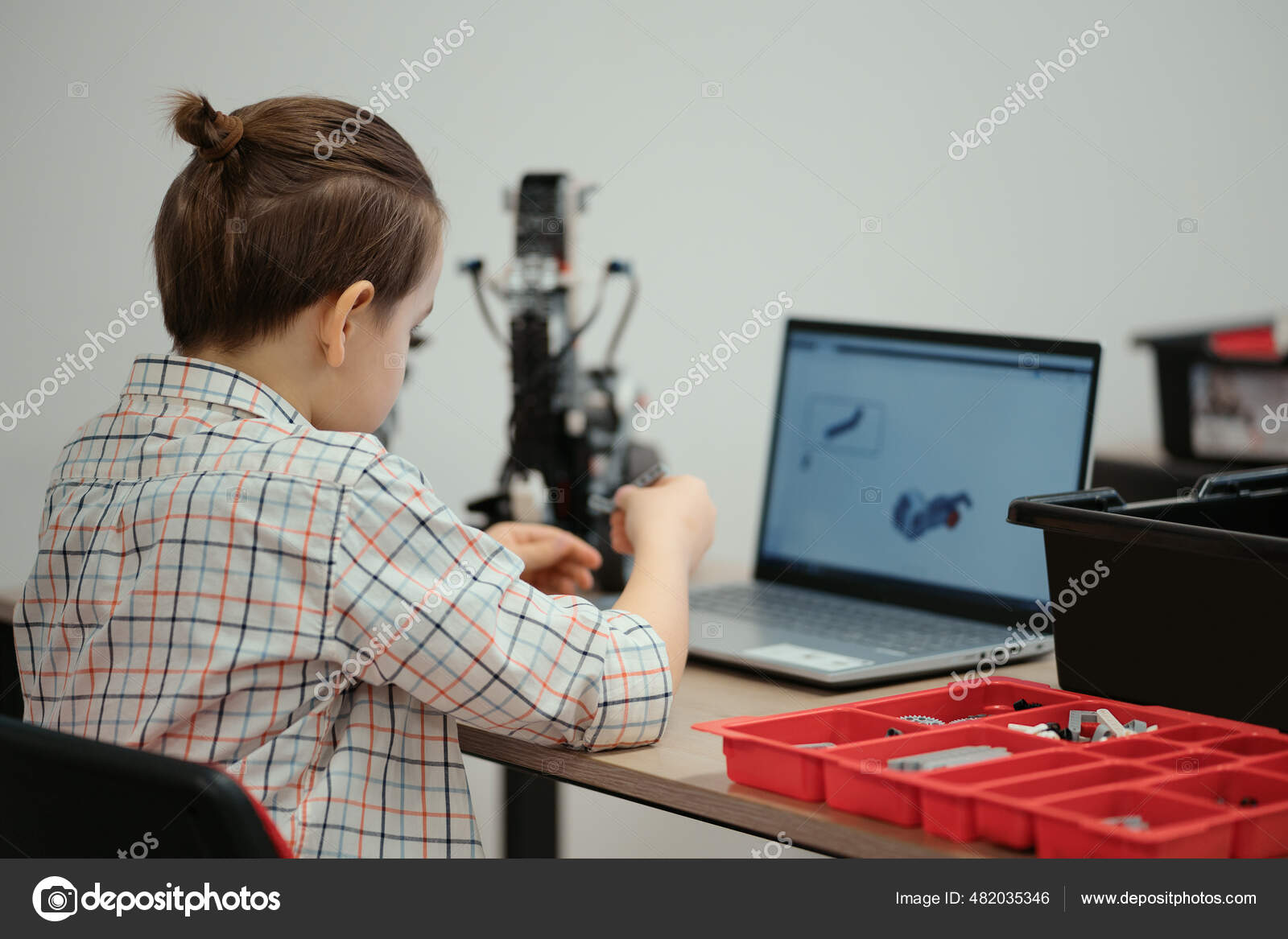 Boy Builds Fully Functional Robot and Programs it with Laptop for His ... Boy Builds Fully Functional Robot and Programs it with Laptop for His ...