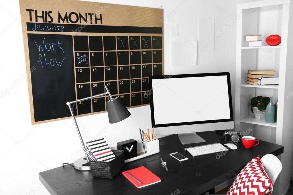 Arbeitsplatz mit modernem Computer - Stockfotografie: lizenzfreie Fotos ...