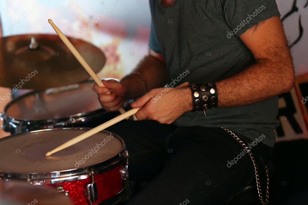 Hand of drummer with sticks and drums, close-up — Stock Photo ...