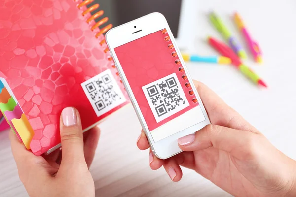 Qr code scan Stock Photos, Royalty Free Qr code scan Images | Depositphotos