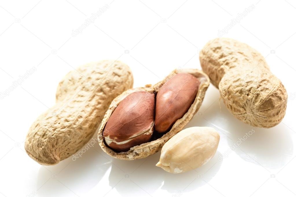 Groundnut in the skin close-up Stock Photo by ©JamaL1977a 110490416