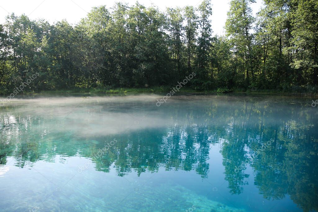 Lago azul en Kazán, la textura más pura del agua azul 2023