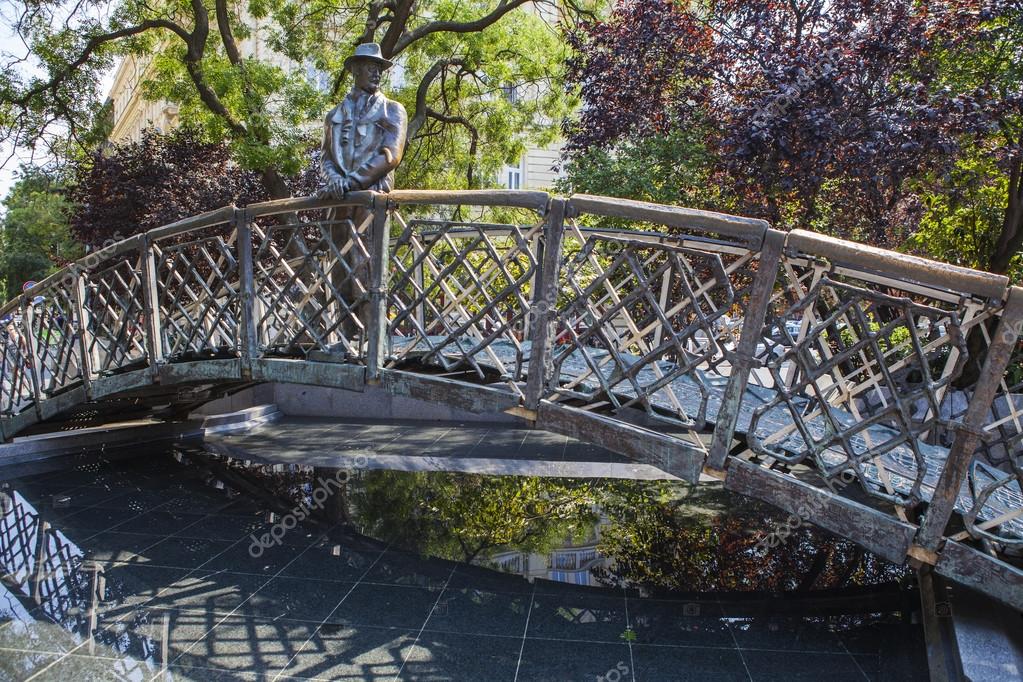 Imre Nagy Statue in Budapest — Stock Photo © chrisdorney #83427742