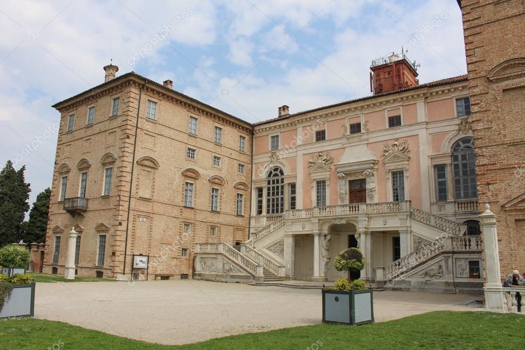 Govone Castle in Govone — Stock Editorial Photo © scrisman #114217468