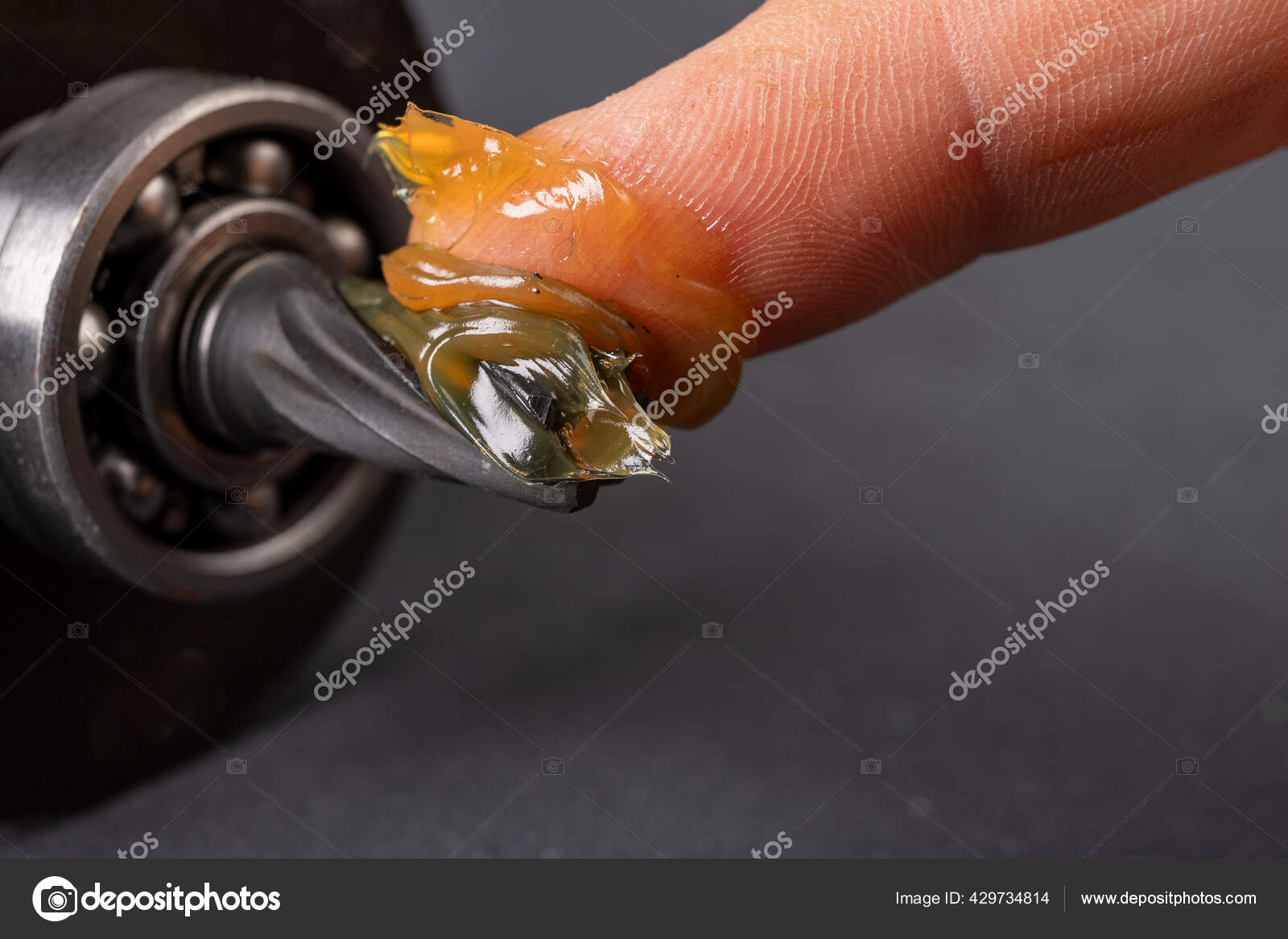 Grease Lubrication Bearing Pin Electric Rotor Service Work Engine Parts ...