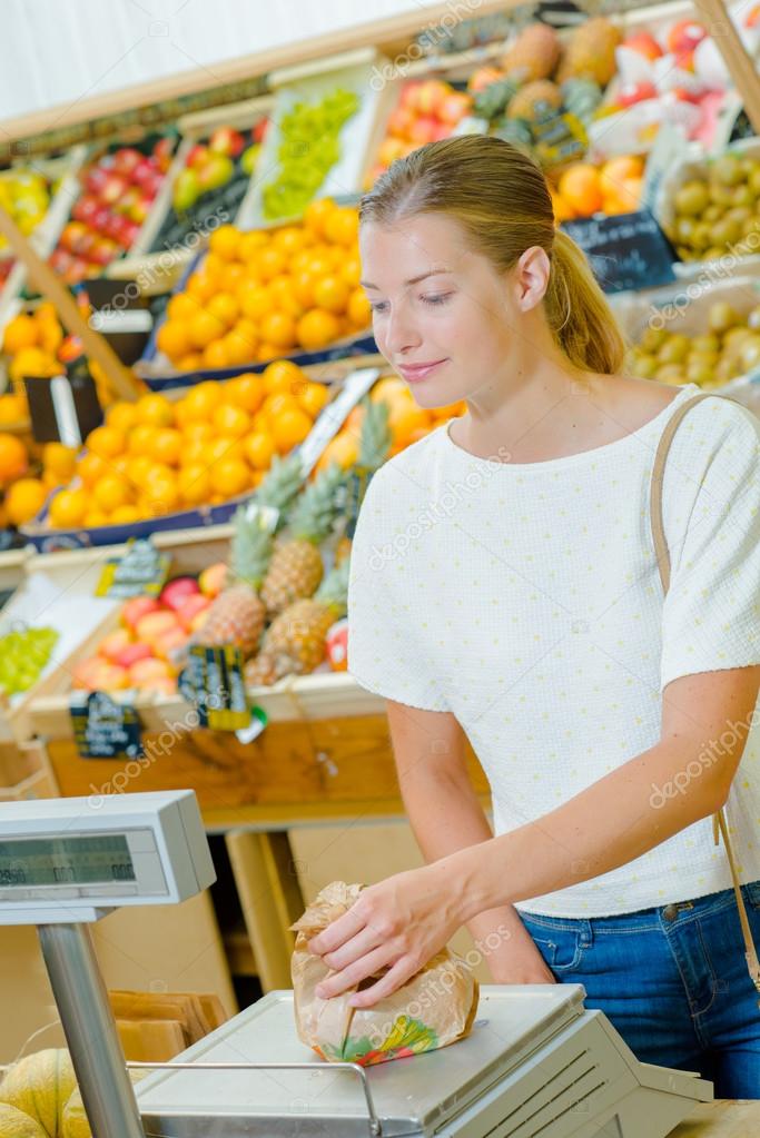 Usando las escalas en el supermercado 2024