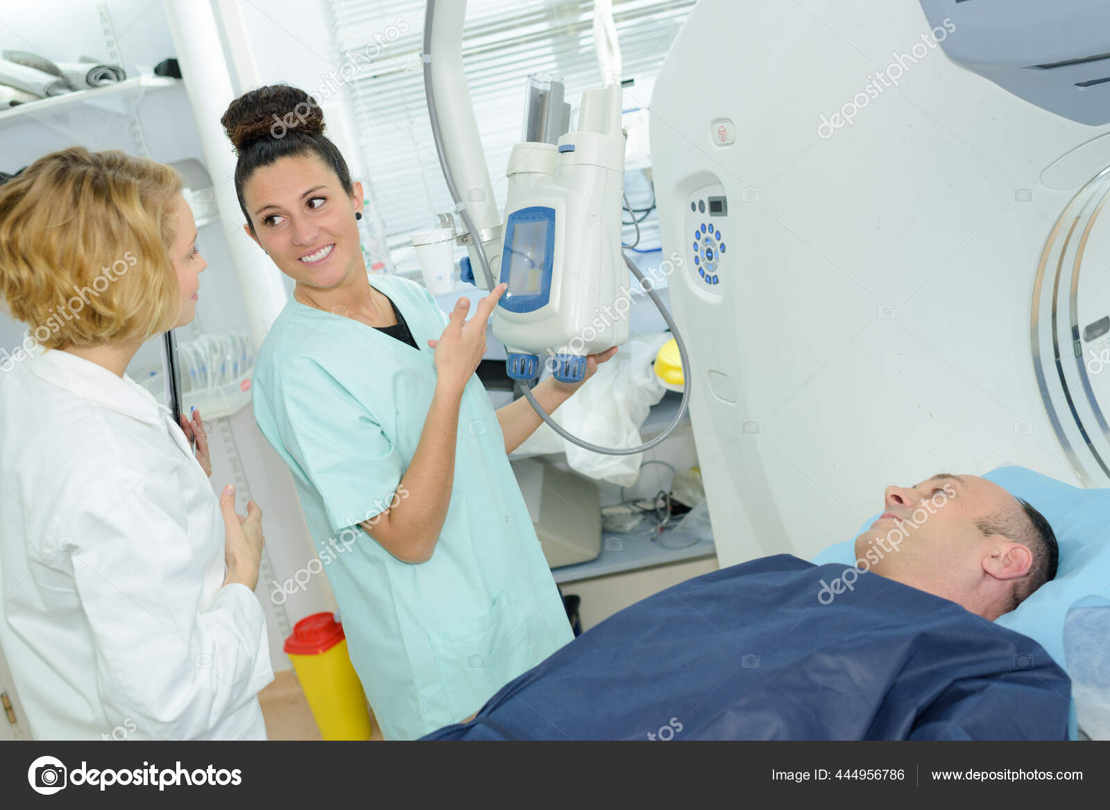 Mri Operator Explaning How System Work — Stock Photo © photography33 ...