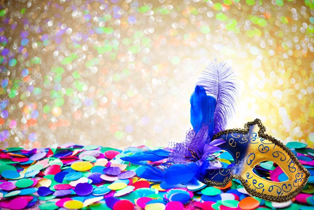 Carnaval achtergrond met confetti — Stockfoto © alexraths #98113064