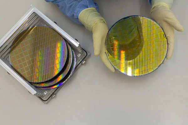 Silicon wafers images libres de droit, photos de Silicon wafers ...